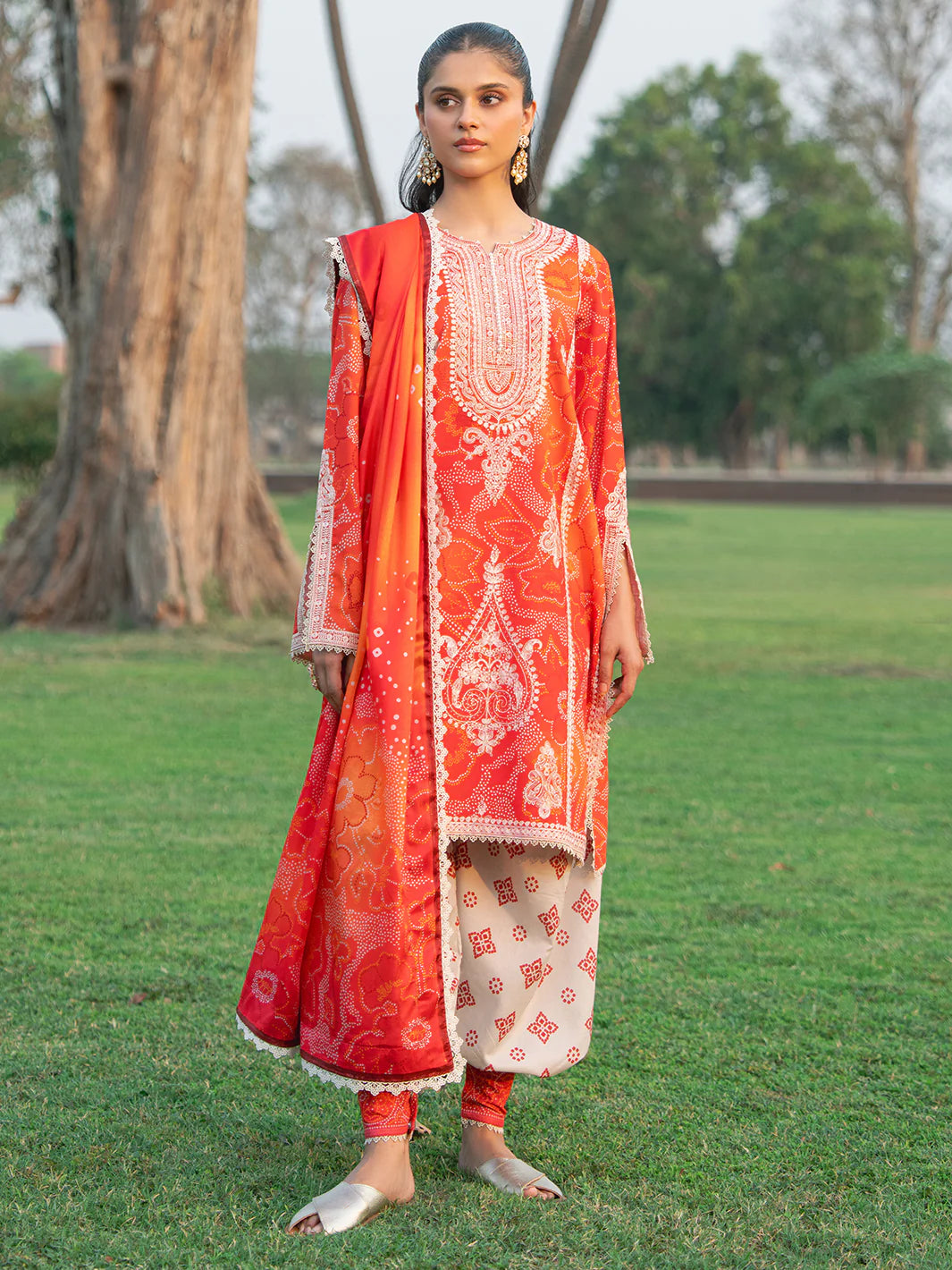 Binilyas Naqsh Naz Luxury Embroidered Lawn 3pc BINIL-NAQ-NAZ-2084-A ...
