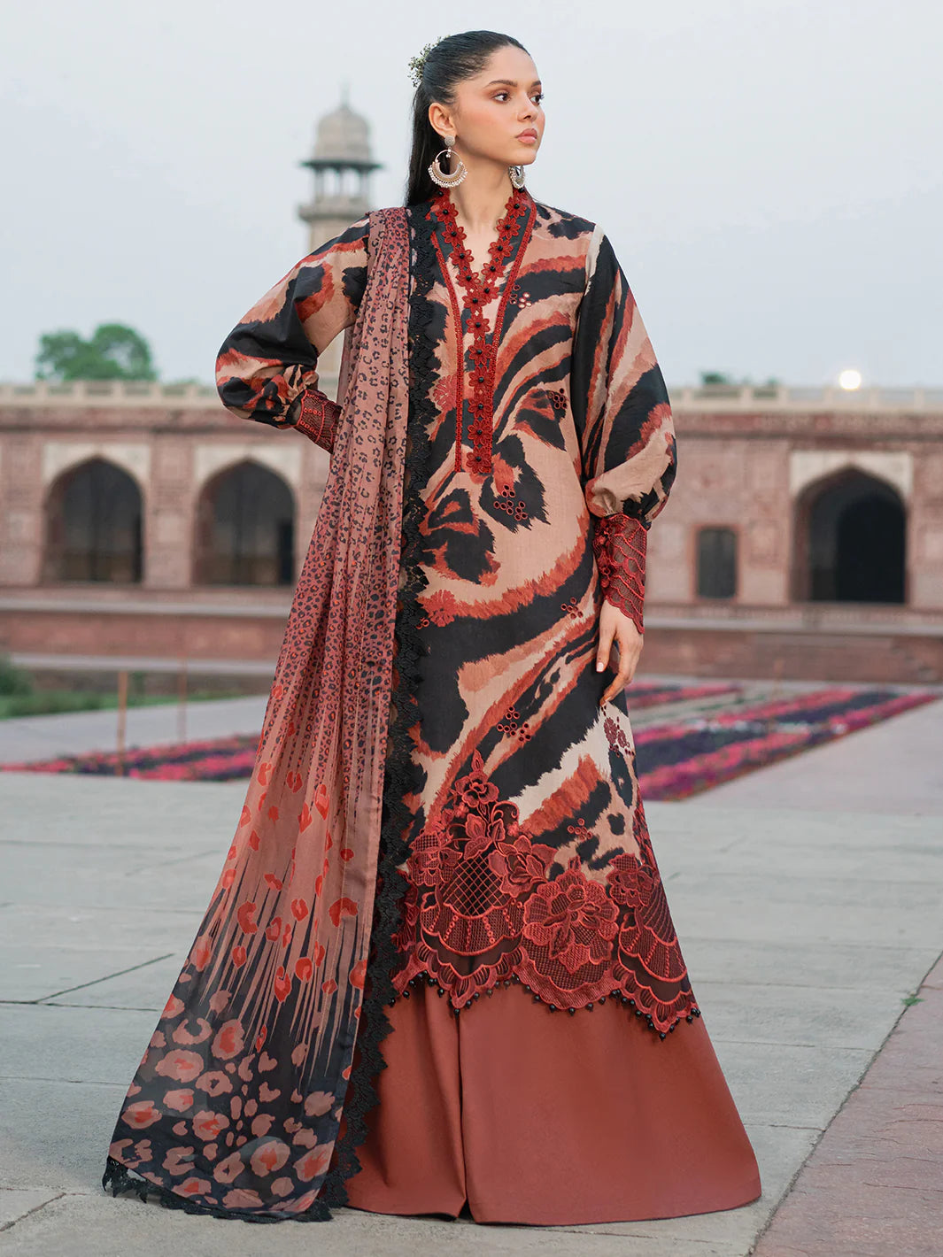 Binilyas Naqsh Naz Luxury Embroidered Lawn 3pc BINIL-NAQ-NAZ-2086-C ...